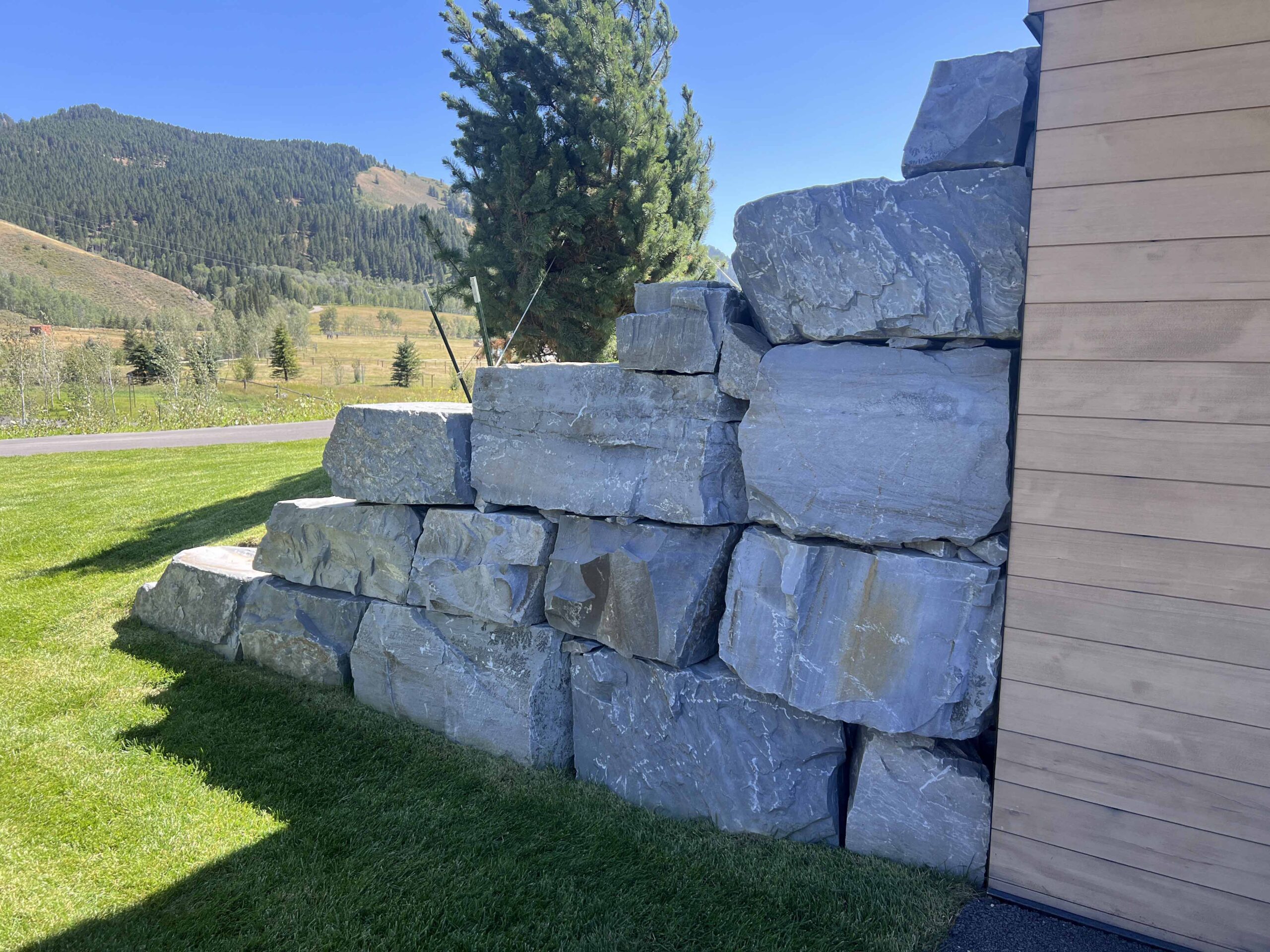 Gray Mtn Boulders_9349 | Select Stone