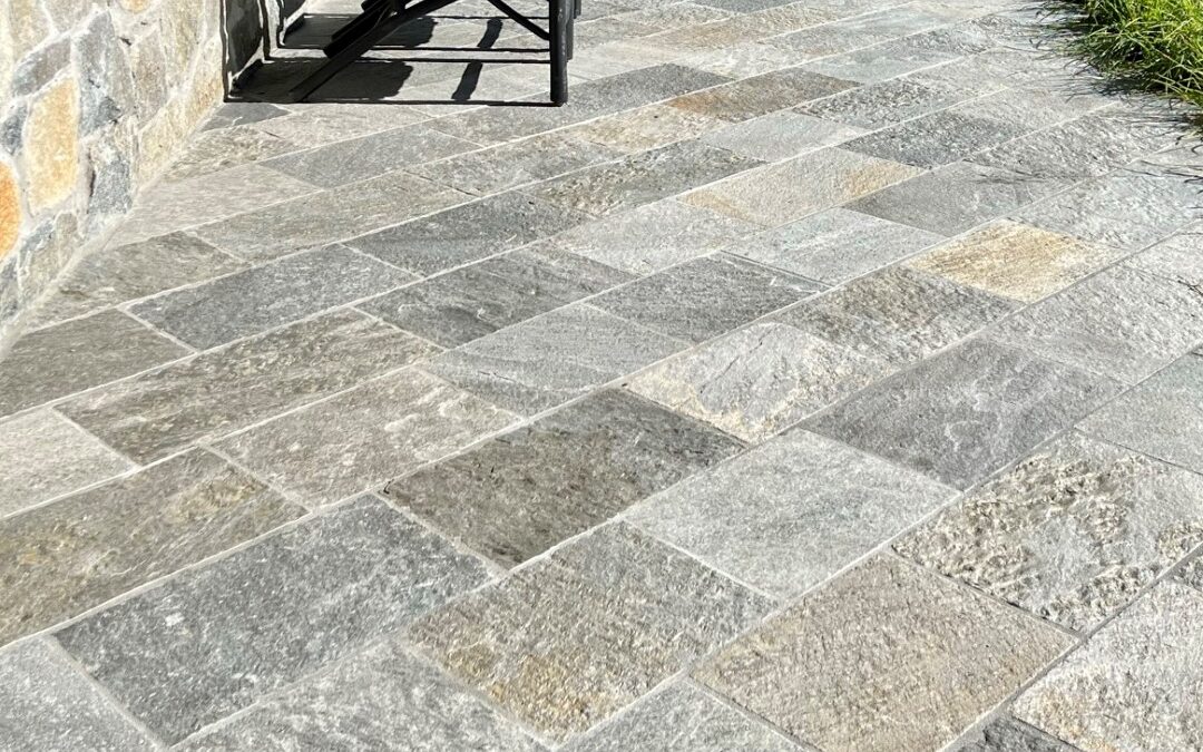 Quartzite sawn edge paving 5207 | Select Stone