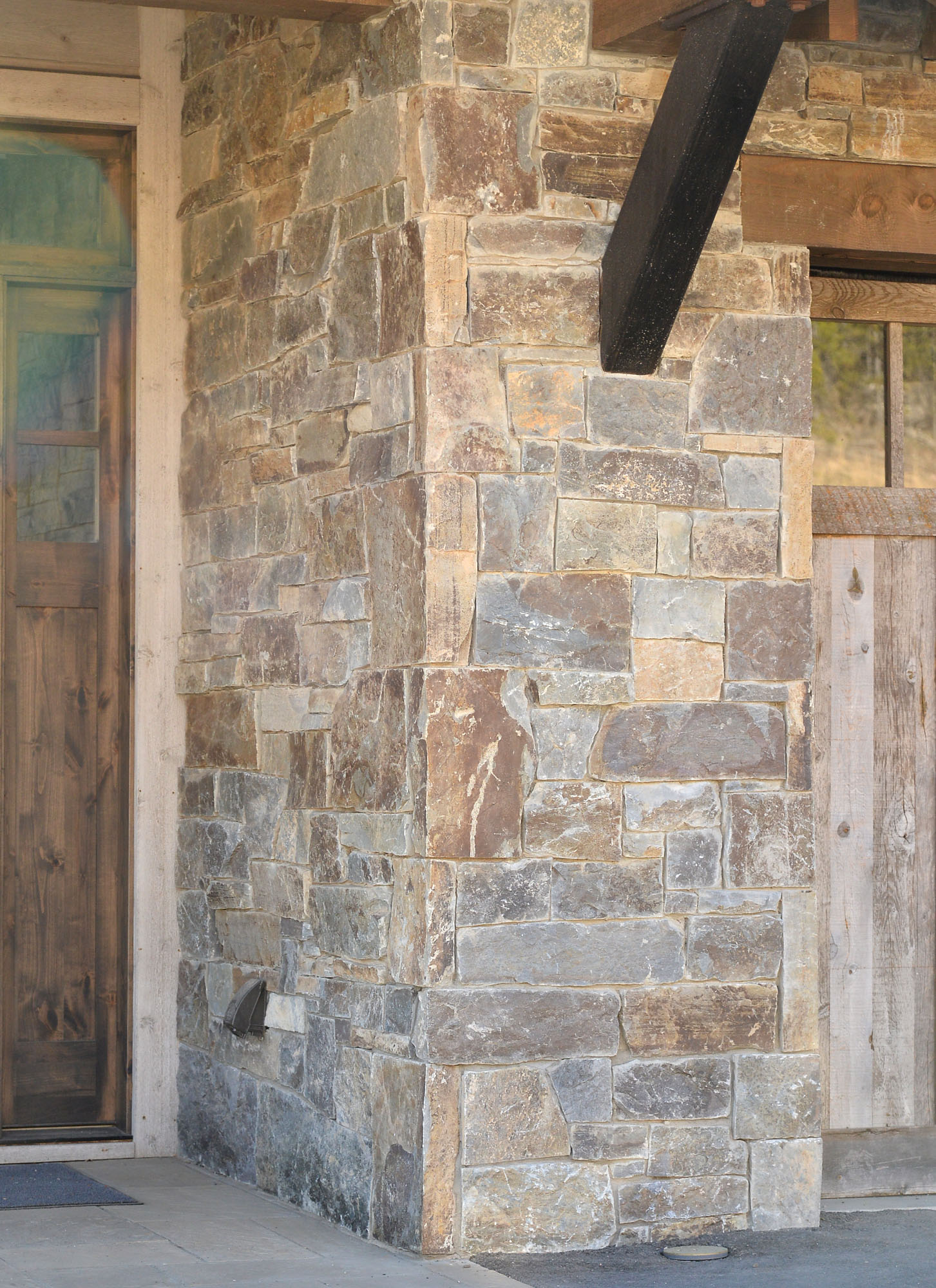 Chief Cliff Bar Z 18590 | Select Stone